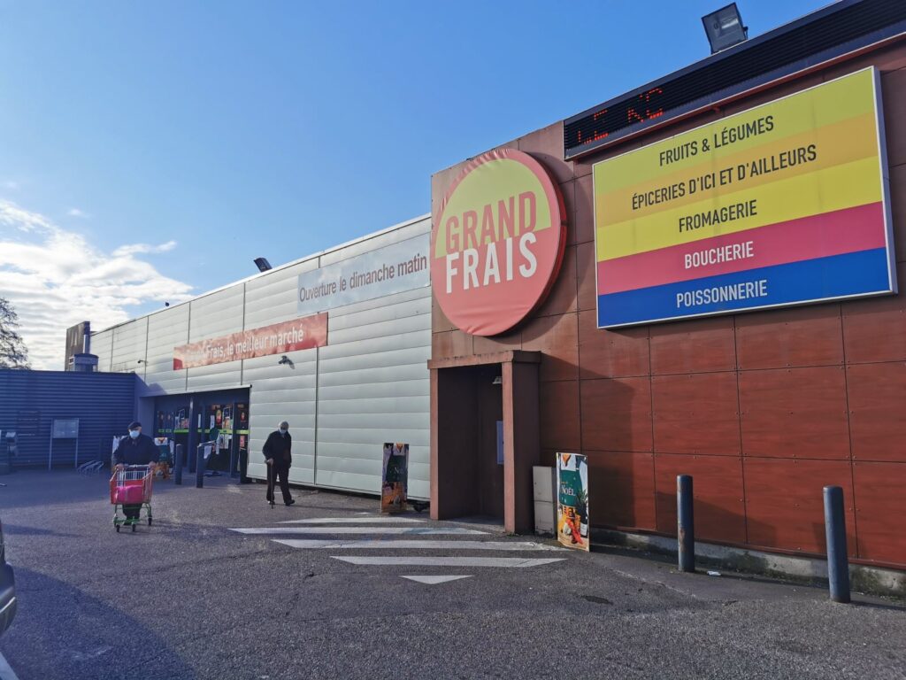 Entre 25 et 30 magasins, Grand Frais met la main sur Gifi - creditnews